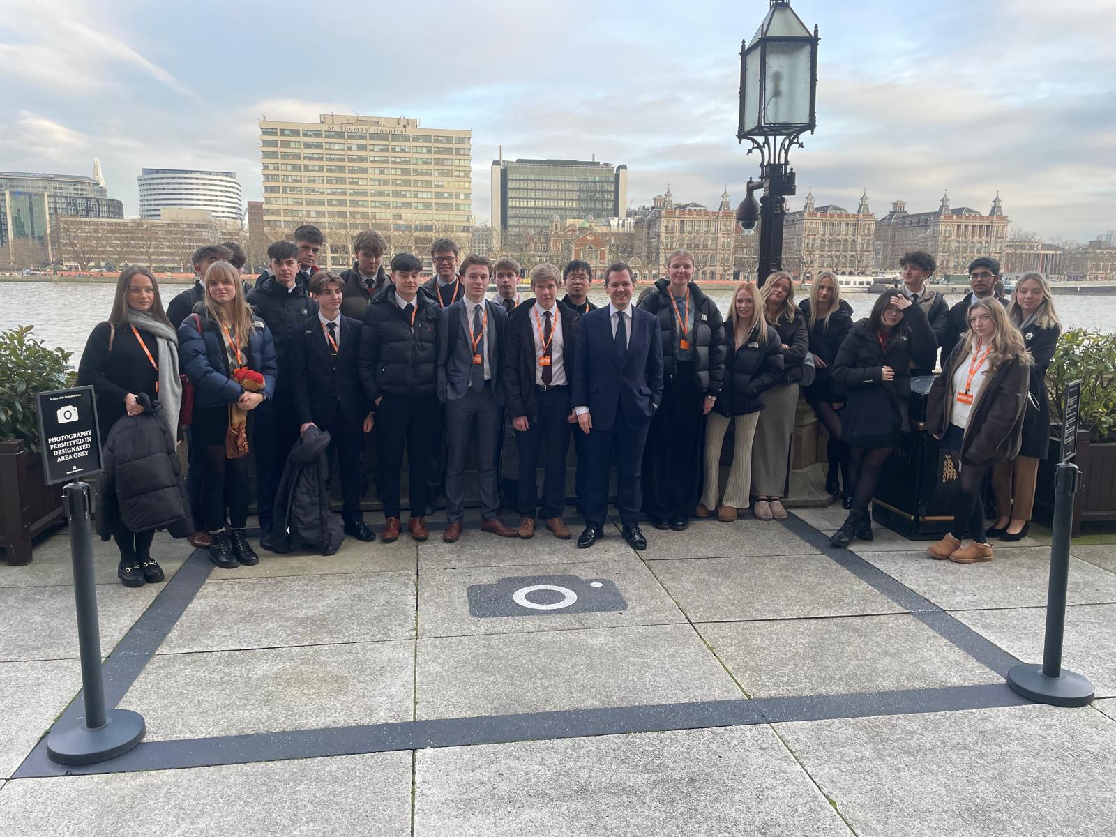 Post 16 Parliament trip - Tuxford Academy